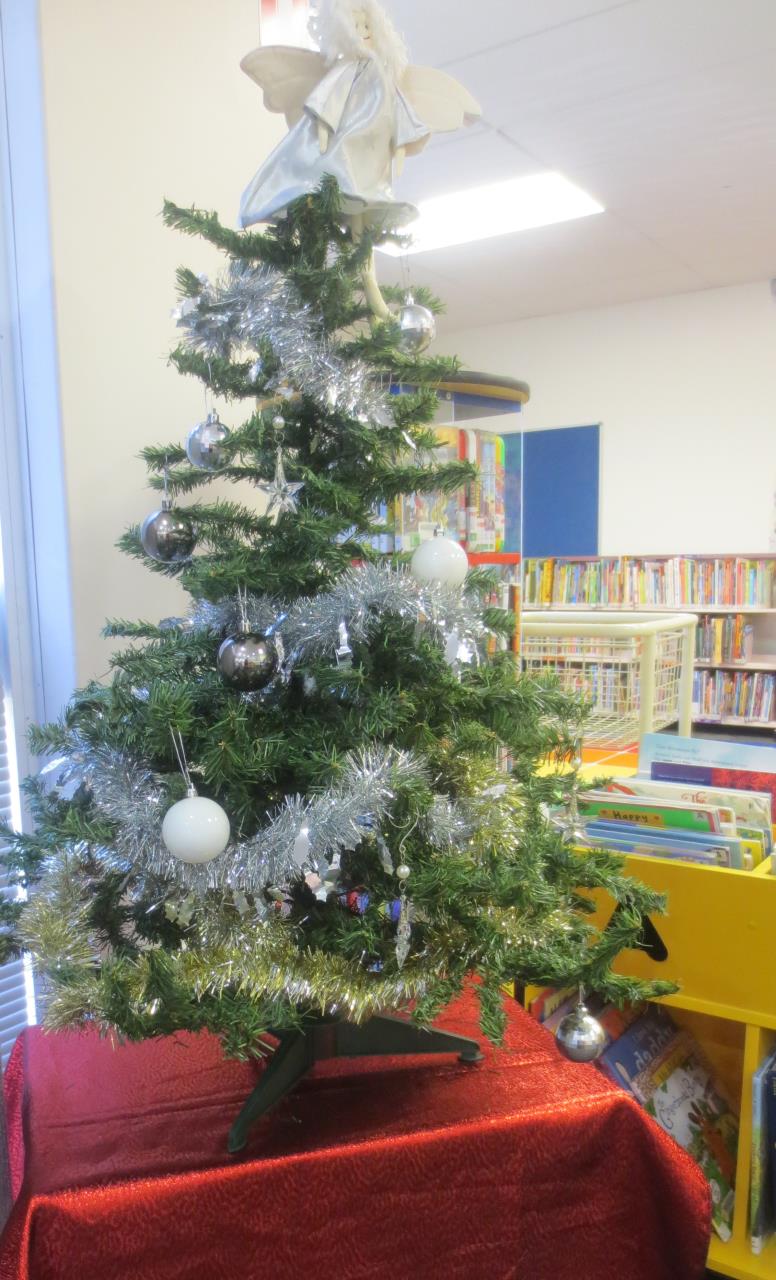 Help Decorate the Library Christmas Tree » Shire of Serpentine Jarrahdale